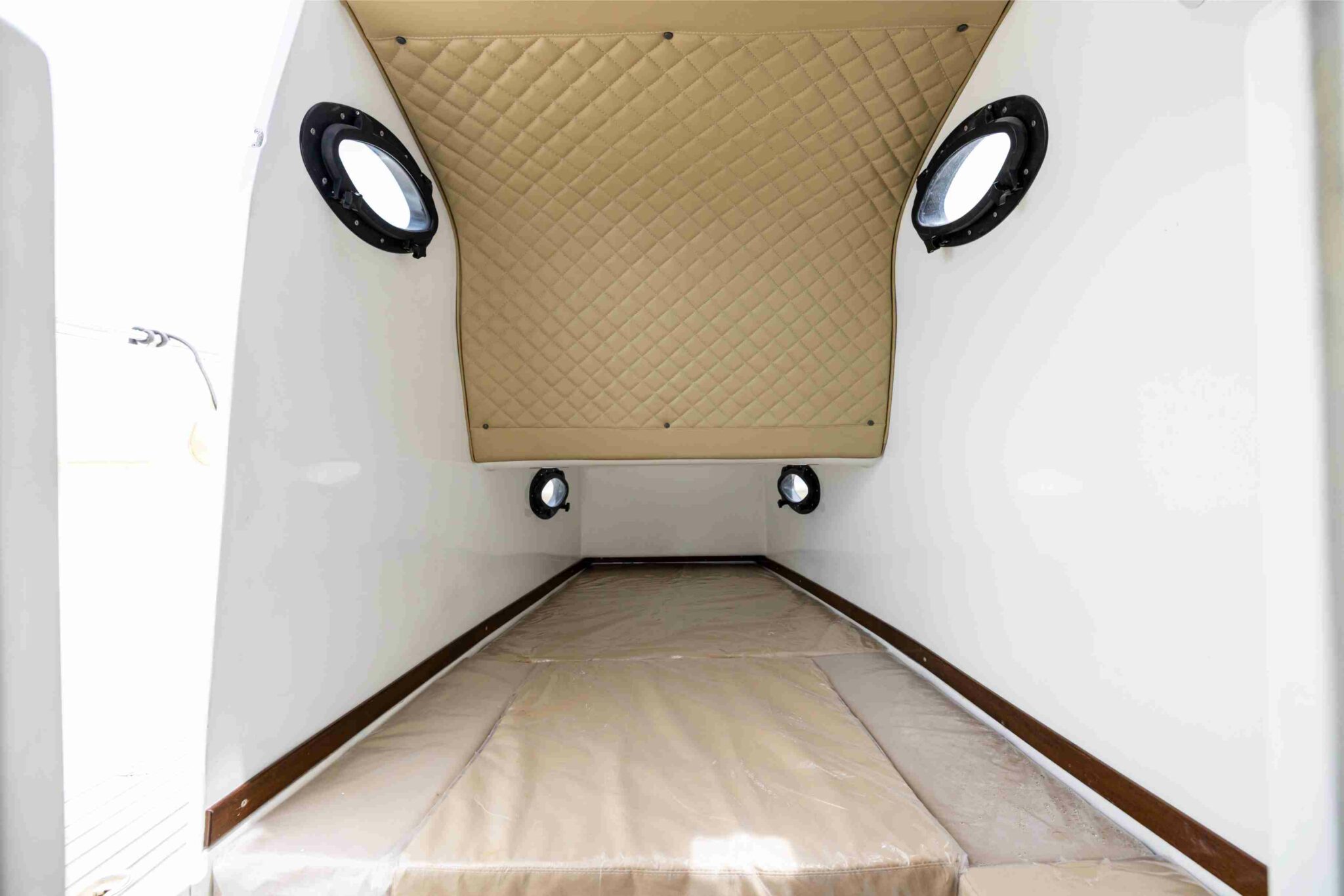 VOLANTE 42 CC (CABIN CONSOLE) - Lenco Marine